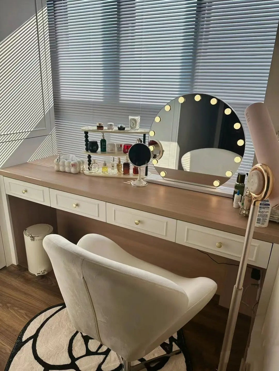 Battery Operated Bathroom Mirrors UK | LED Mirror World UK